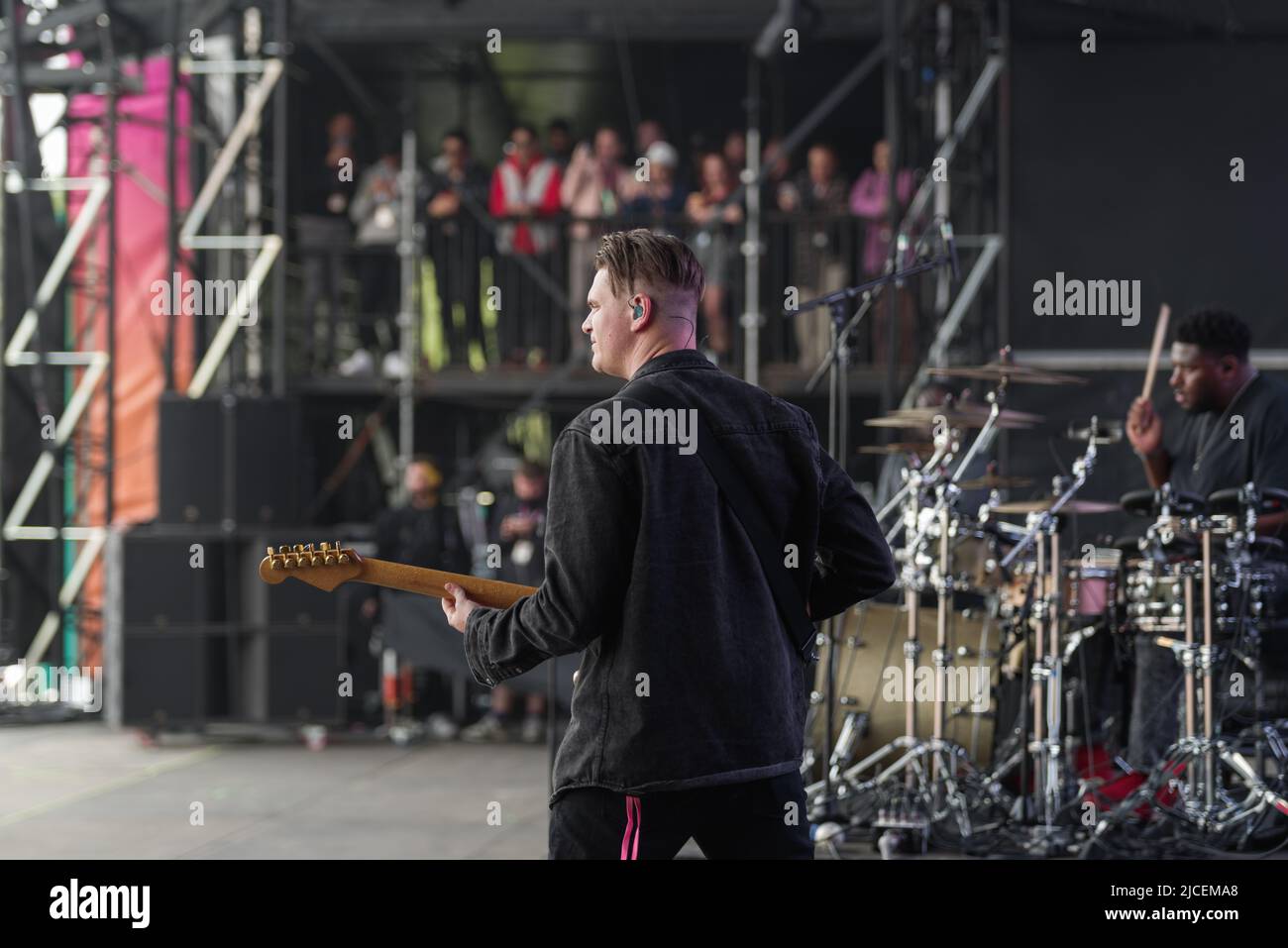 Raye singer 2022 hi-res stock photography and images - Alamy