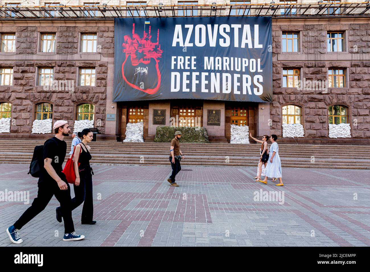 Azovstal free mariupol defenders hi-res stock photography and images ...