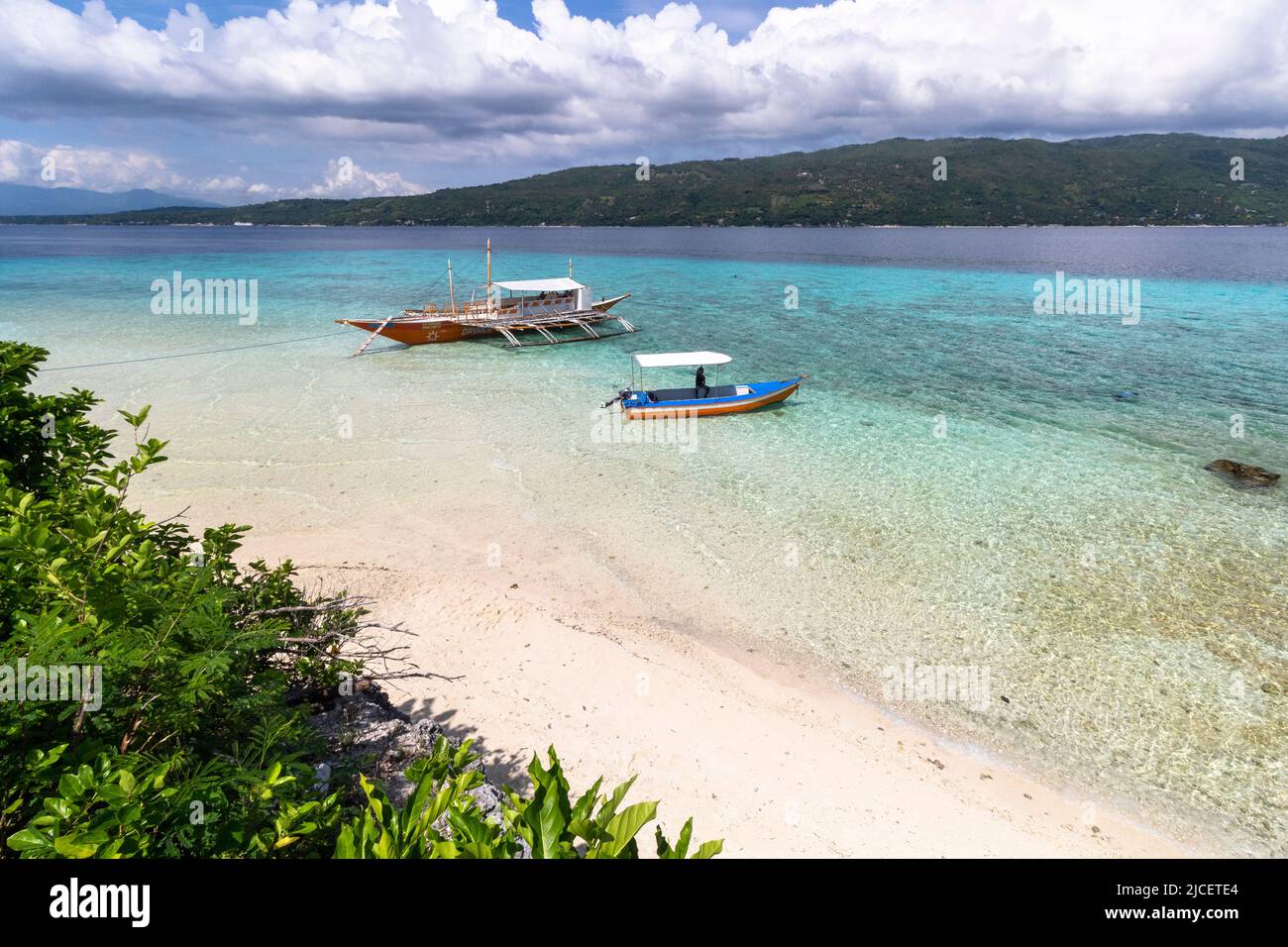 Pristine waters off Sumilon island in Oslob, Cebu, Philippines Stock ...