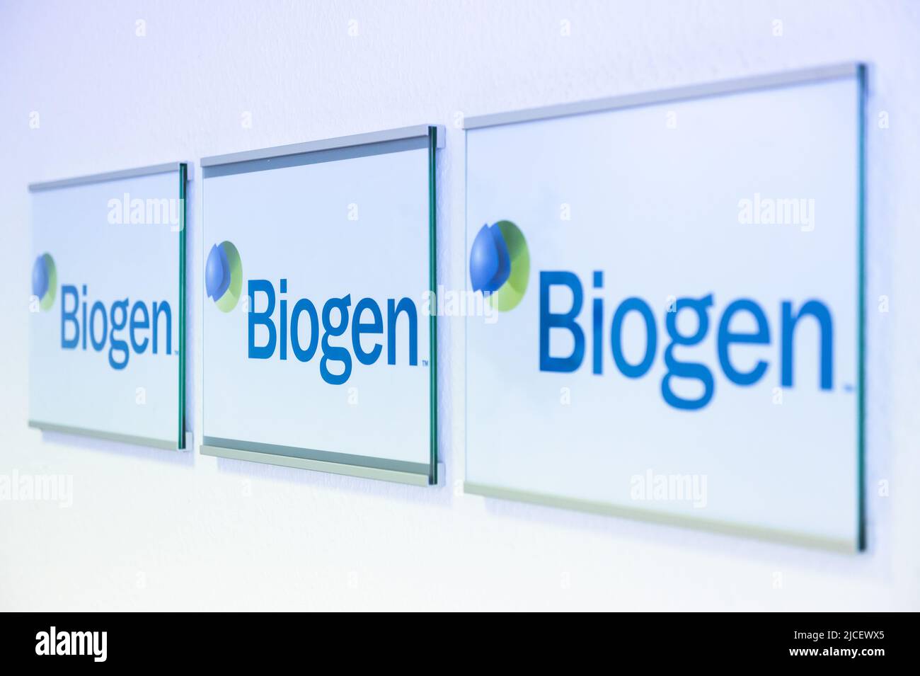 04 July 2019, Baden-Wuerttemberg, Frankfurt/Main: The logo of US ...