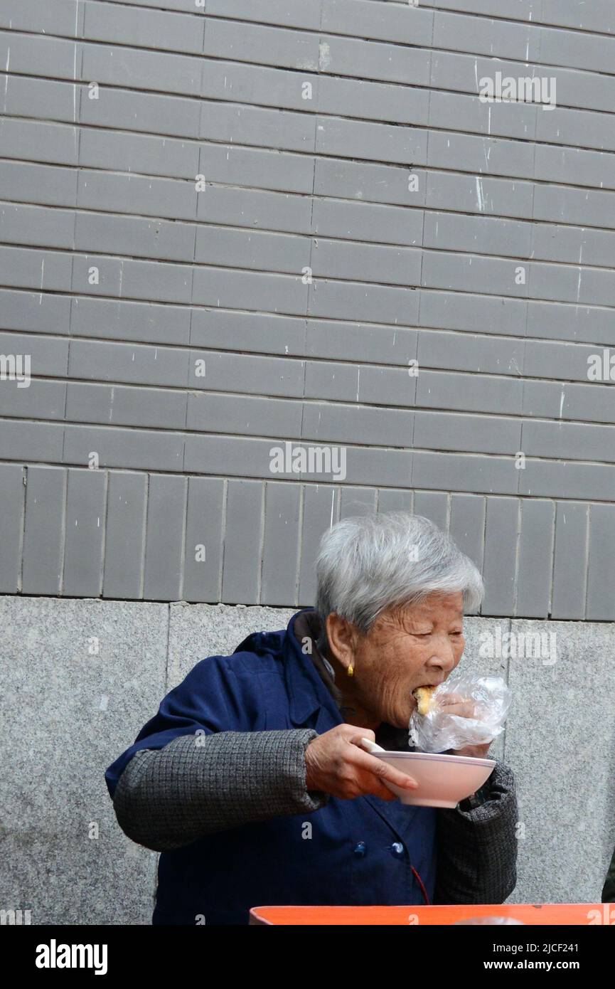Nanking china woman hi-res stock photography and images - Alamy