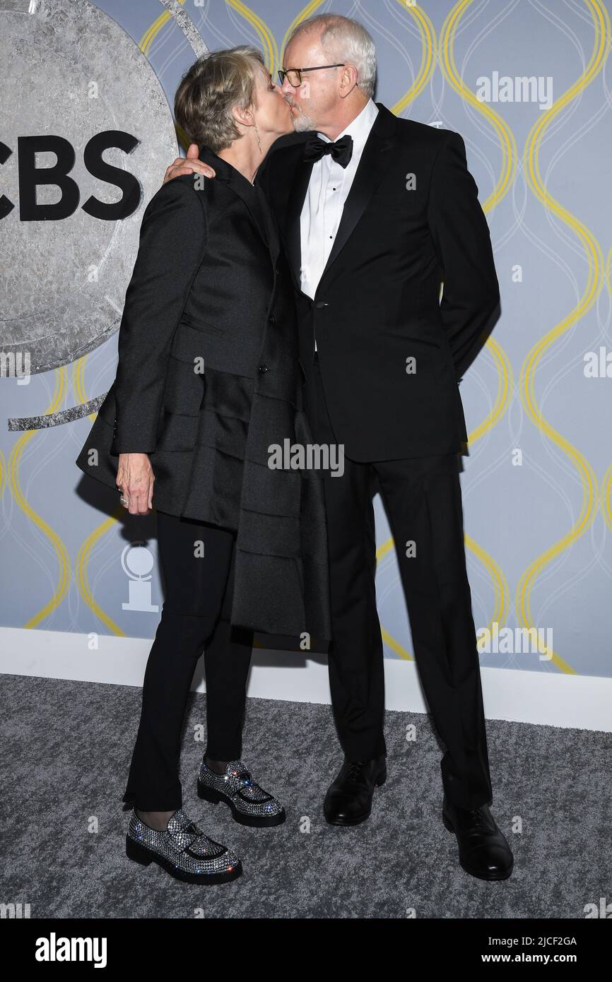 New York City, US, June 12, 2022. Susan Wheeler Duff and David Morse ...