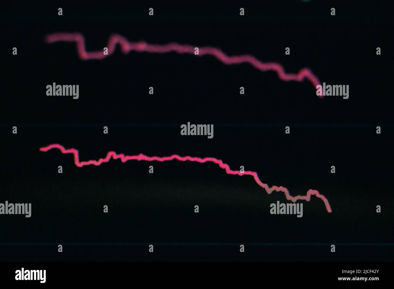 Red charts hi-res stock photography and images - Alamy