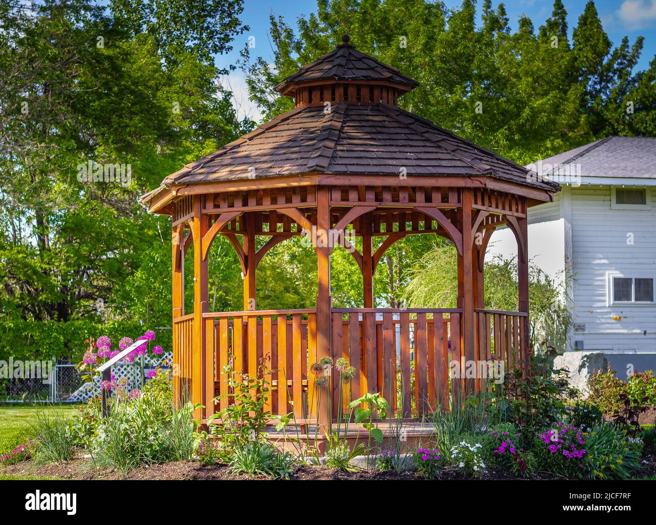 Pergola garden patio hi-res stock photography and images - Alamy