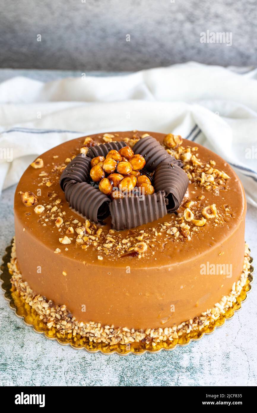 Croquant and chocolate cake hi-res stock photography and images - Alamy