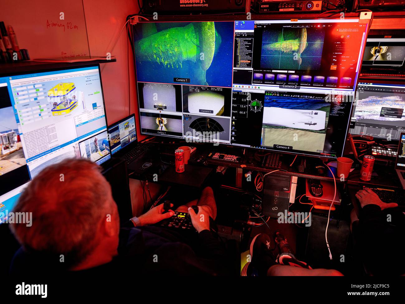 Rov operator hi-res stock photography and images - Alamy