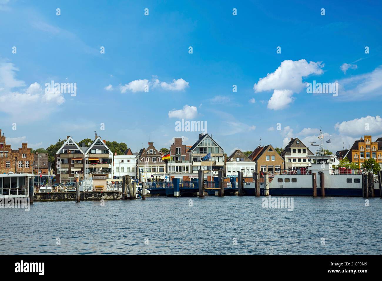 German sea port hi-res stock photography and images - Alamy