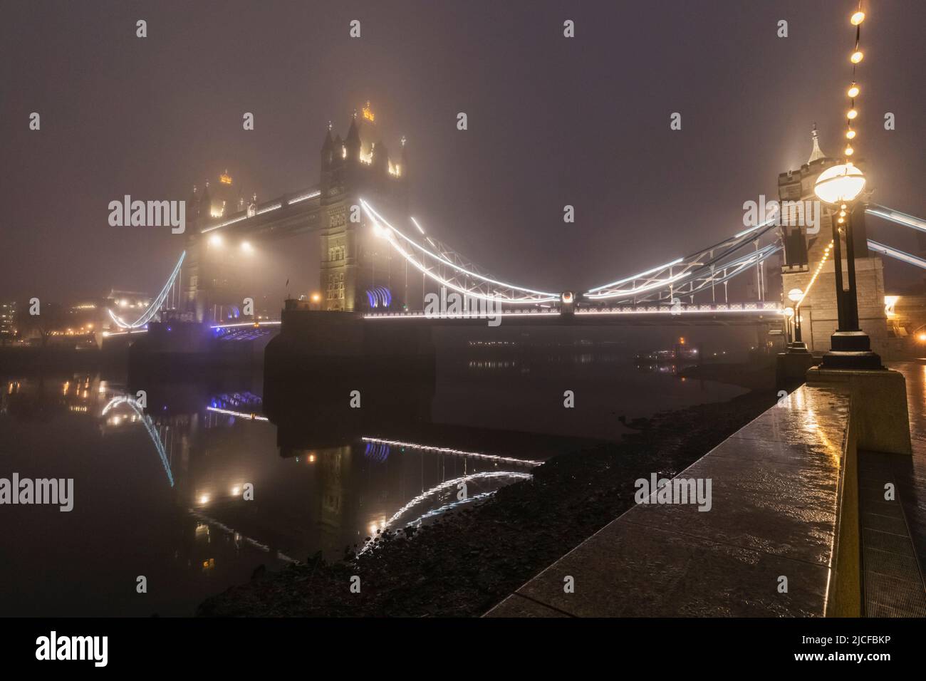 London mist hi-res stock photography and images - Alamy