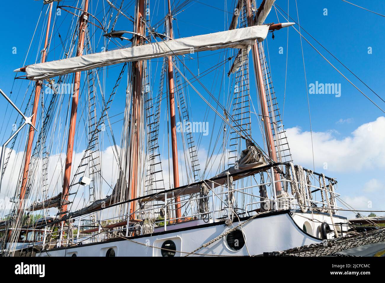Germany, Schleswig-Holstein, Eckernförde, city harbor, sailboat, masts ...