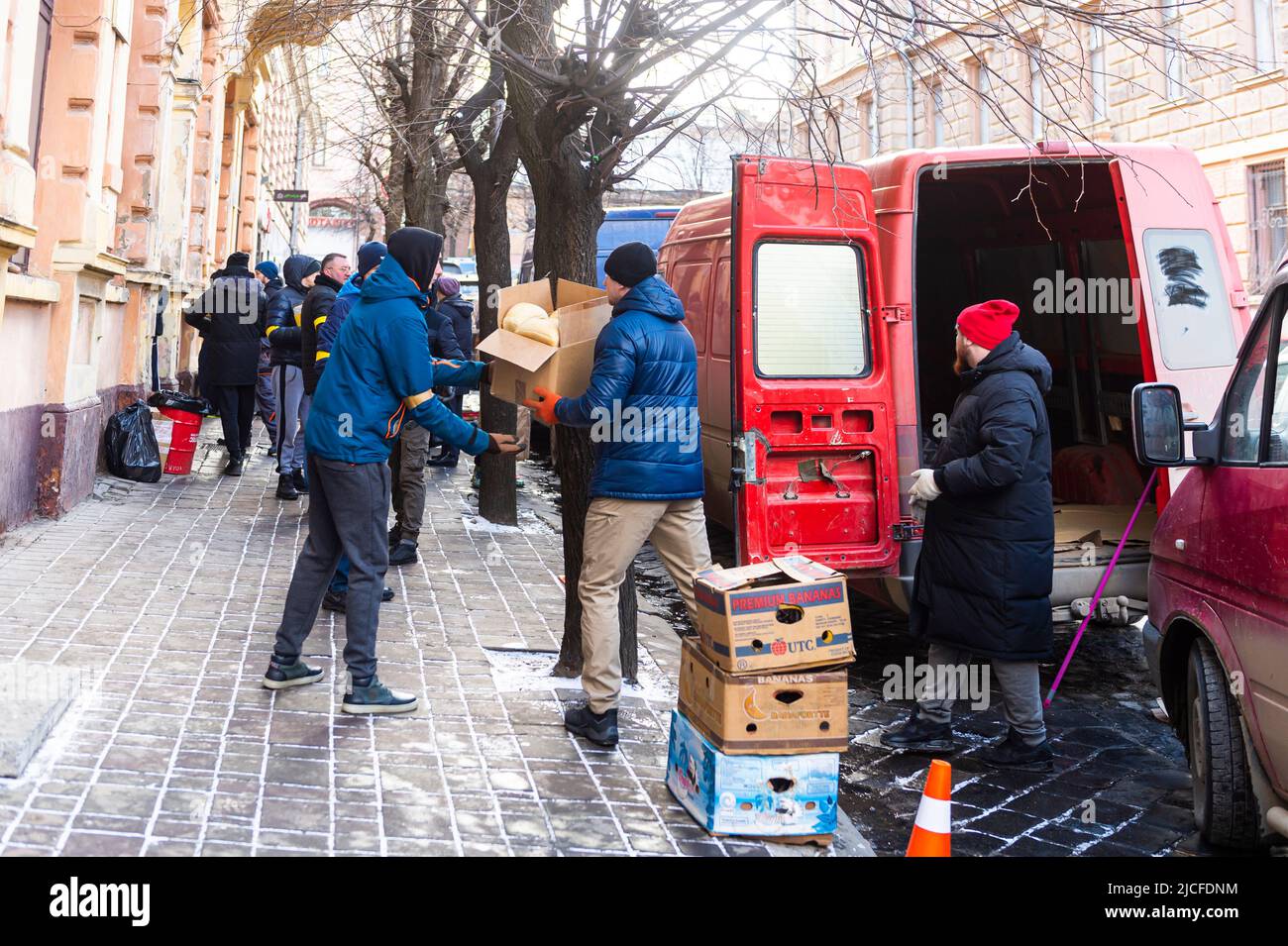 Preparing for war hi-res stock photography and images - Alamy