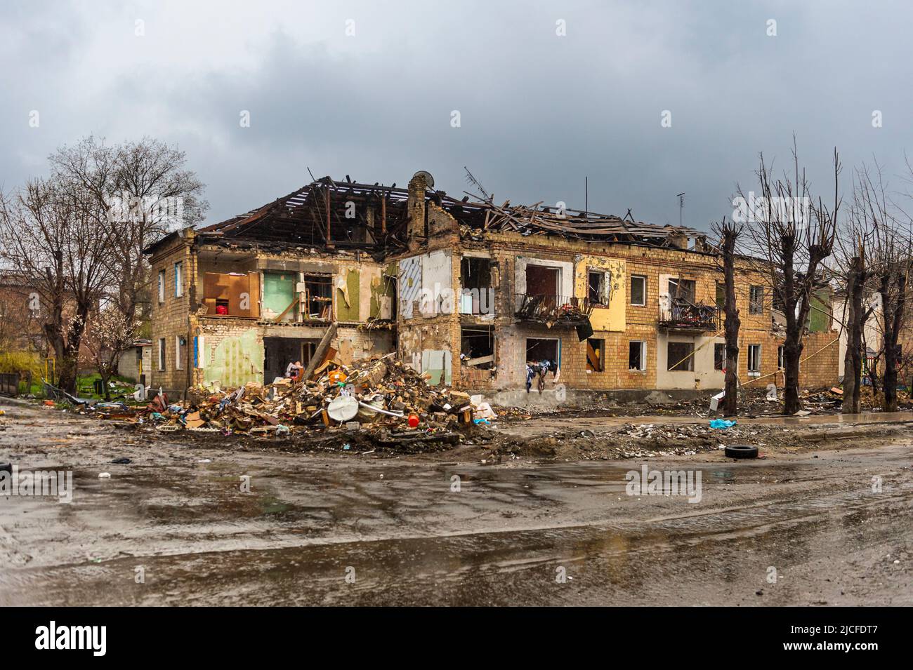 Destroyed houses hi-res stock photography and images - Alamy