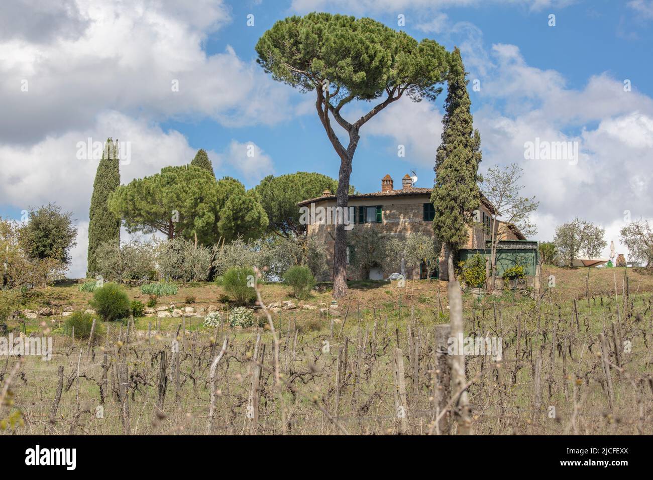 House and trees landscape hi-res stock photography and images - Alamy