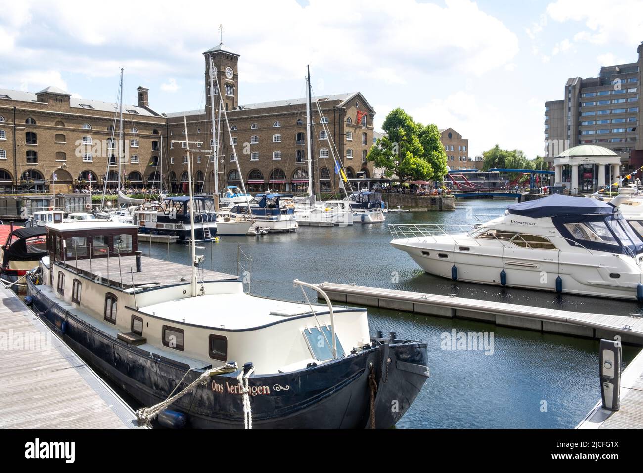Ivory boardwalk travel hi-res stock photography and images - Alamy