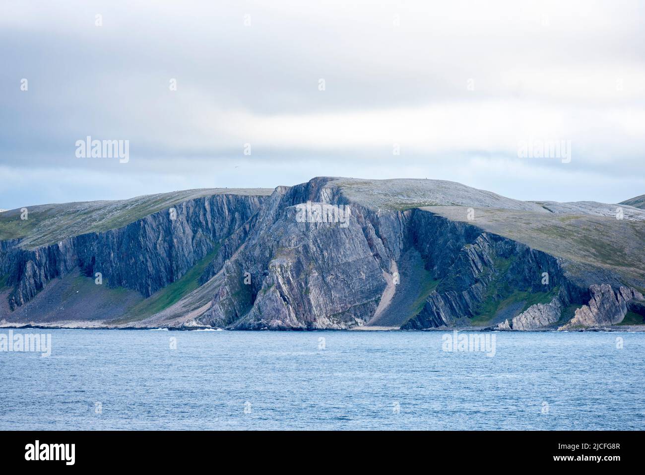 Norway, Troms og Finnmark, coastal landscape between Kjøllefjord and ...