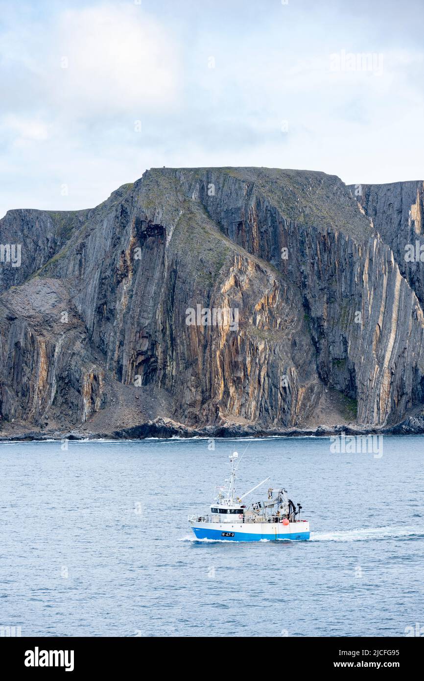 Norway, Troms og Finnmark, coastal landscape between Kjøllefjord and ...