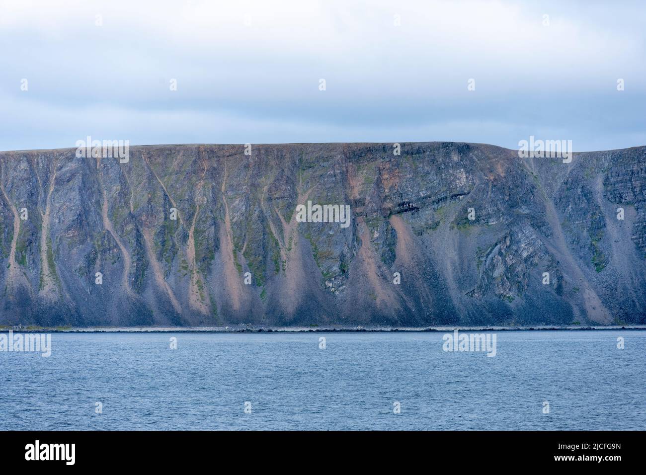 Norway, Troms og Finnmark, coastal landscape between Kjøllefjord and ...
