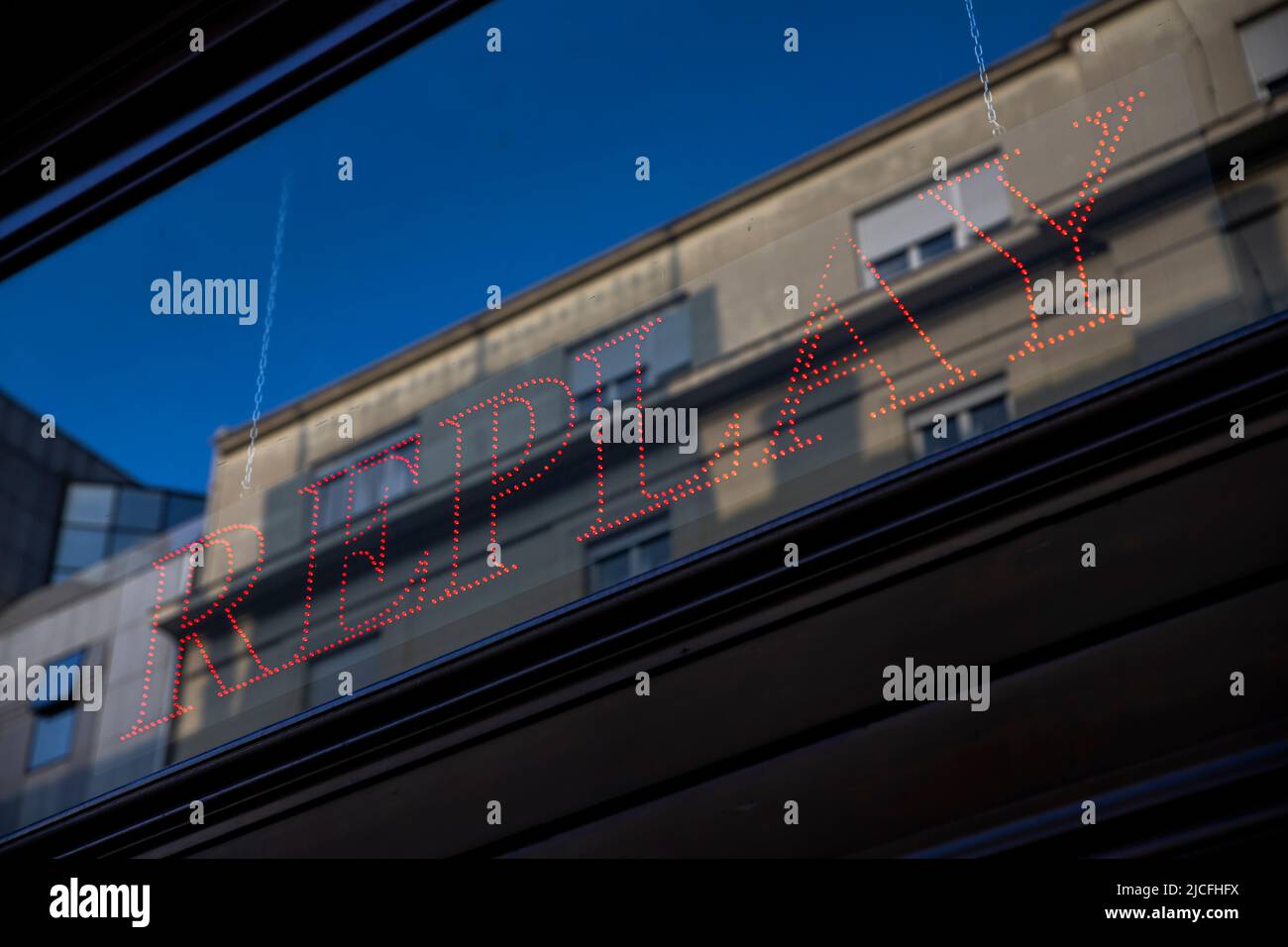 Replay logo hi-res stock photography and images - Alamy