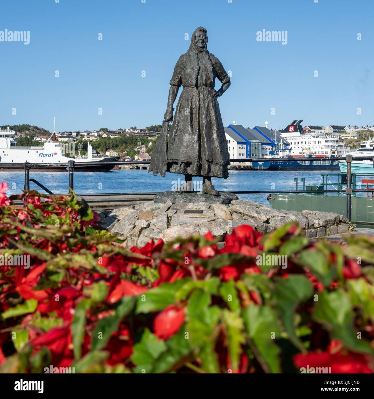 Norway, Møre og Romsdal, Kristiansund, statue of Klippfiskkjerringa by ...
