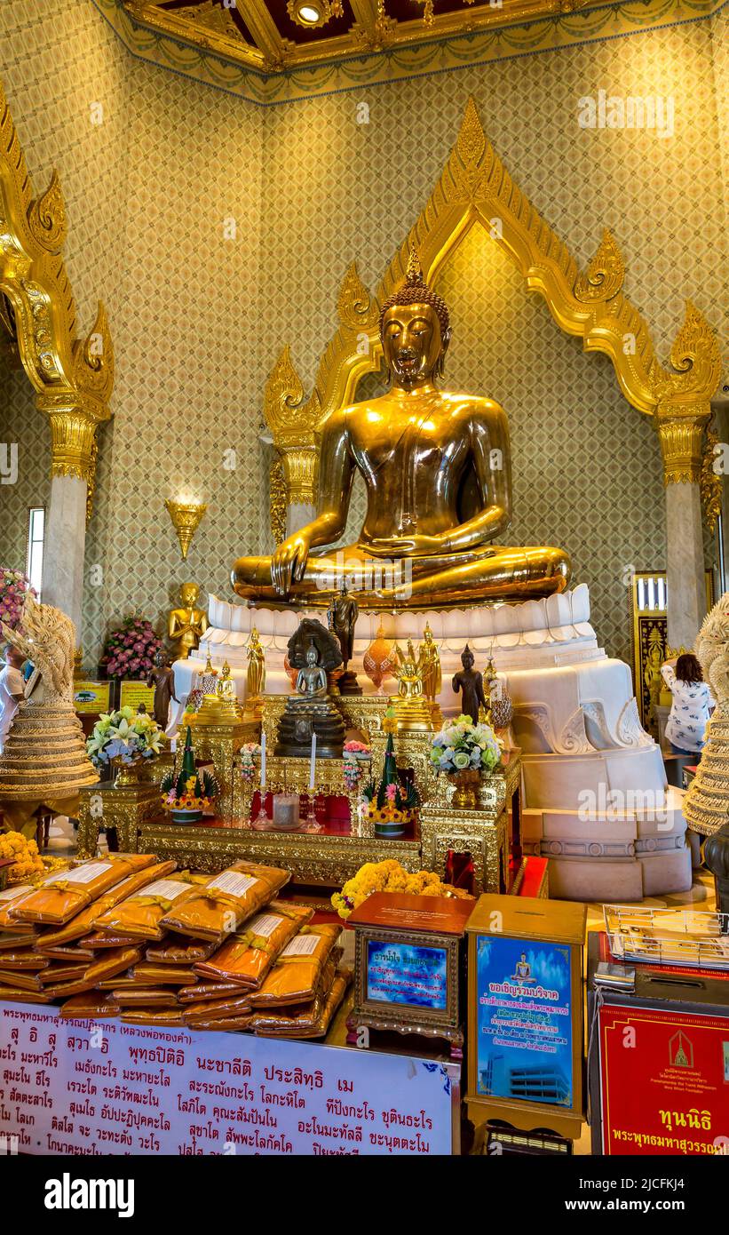 Golden Buddha statue Phra Phuttha Maha Suwan Patimakon, made of solid ...
