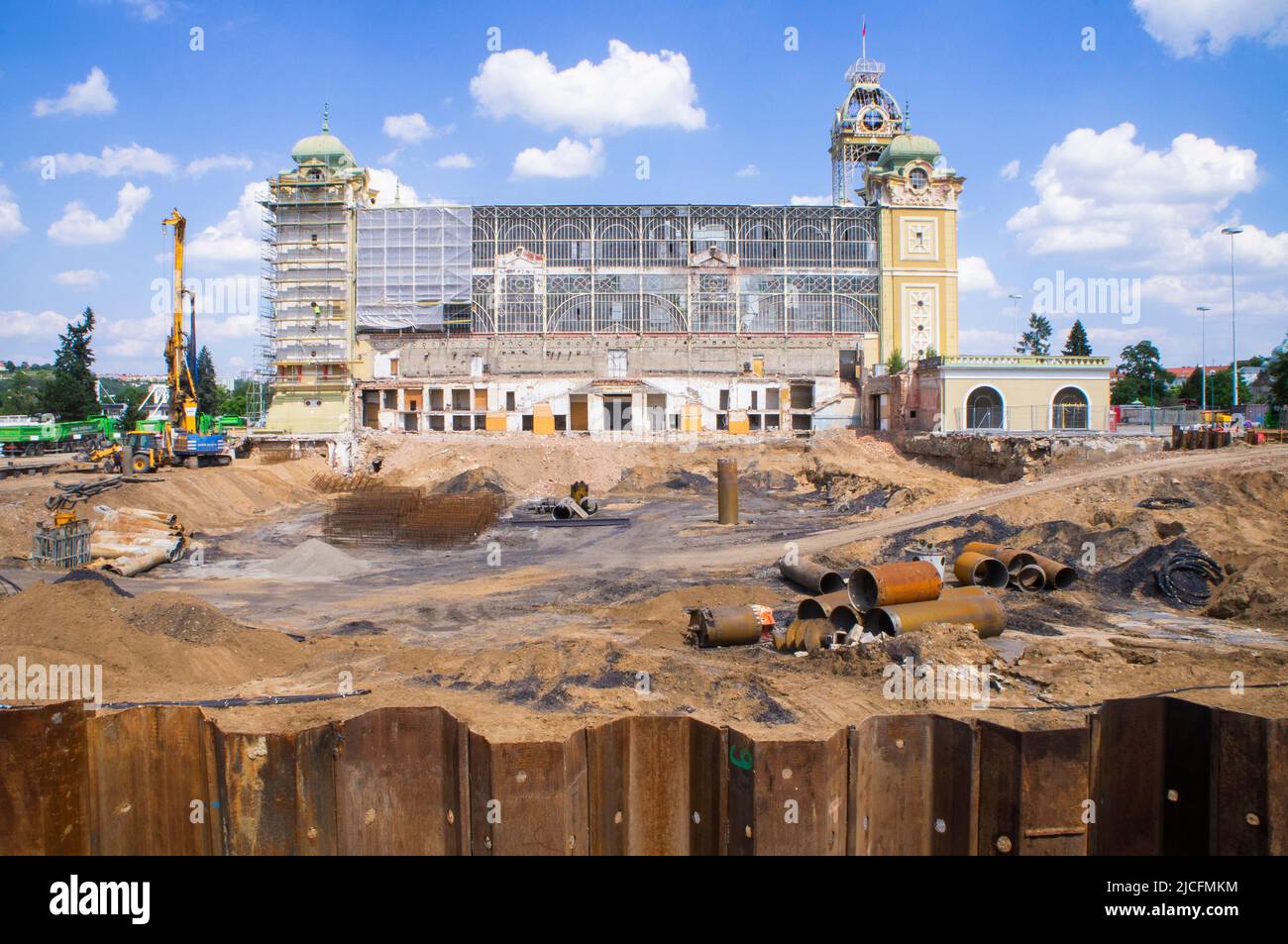 The construction of the burnt-out wing of the Industrial Palace ...