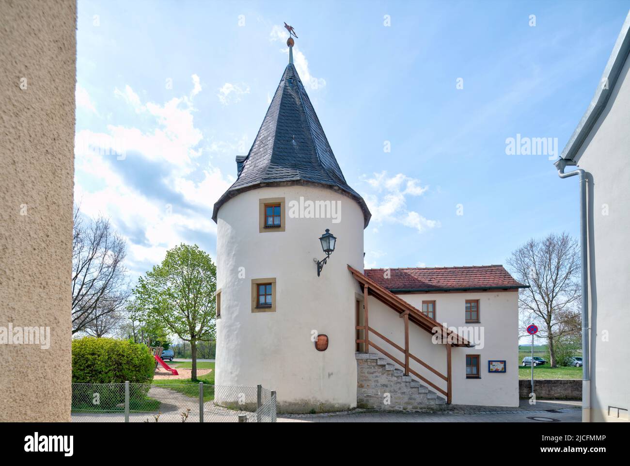 Early middle ages tower hi-res stock photography and images - Alamy