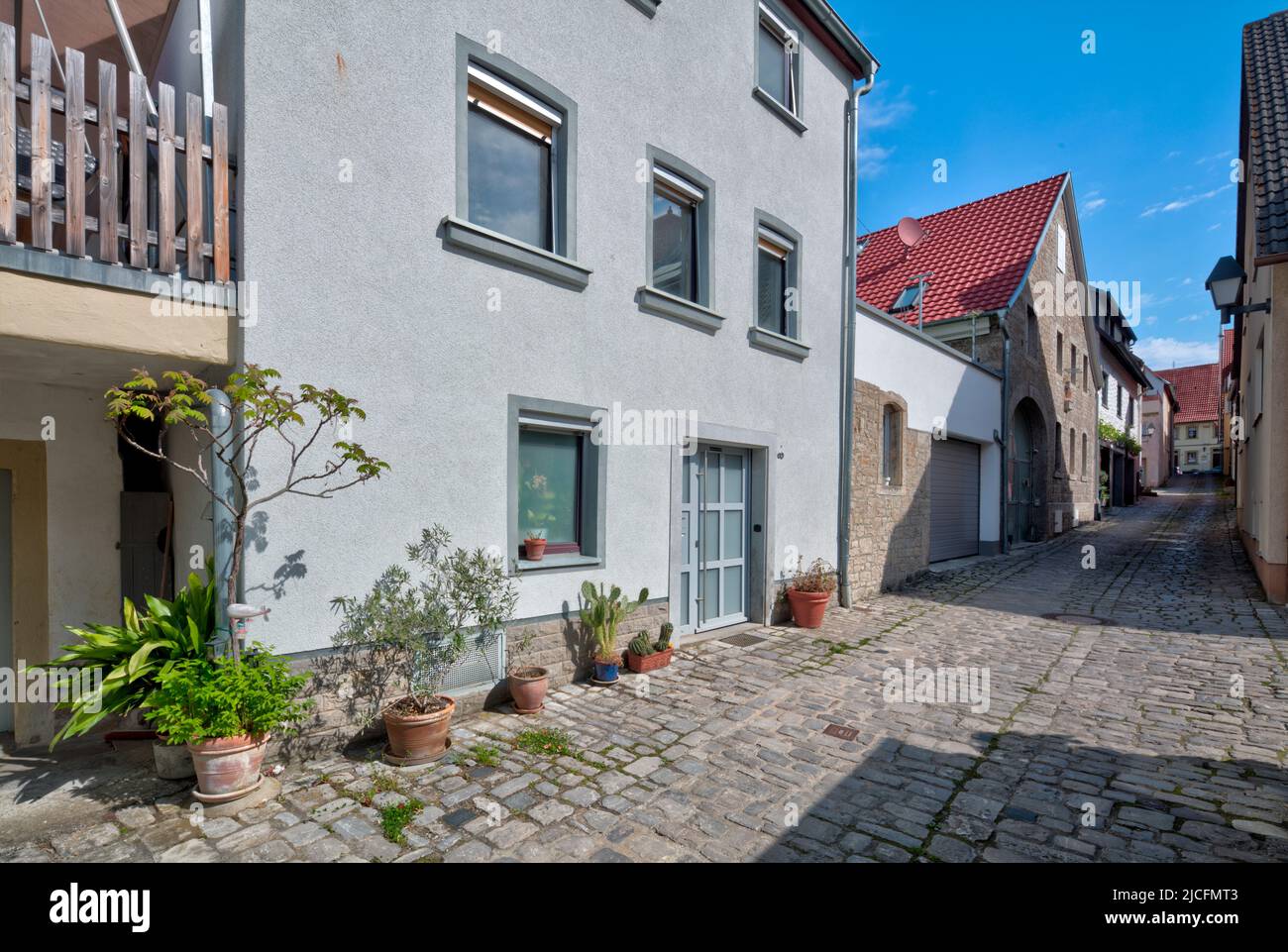 Alley, cobblestone, house facade, village view, Eibelstadt, Franconia ...
