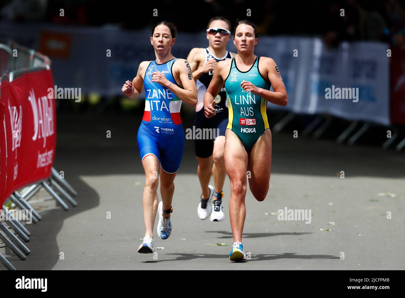 Team Italy’s Ilaria Zane (left) and Team Australia’s Sophie Linn in ...