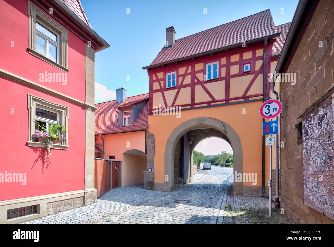 Sandstone houses hi-res stock photography and images - Alamy