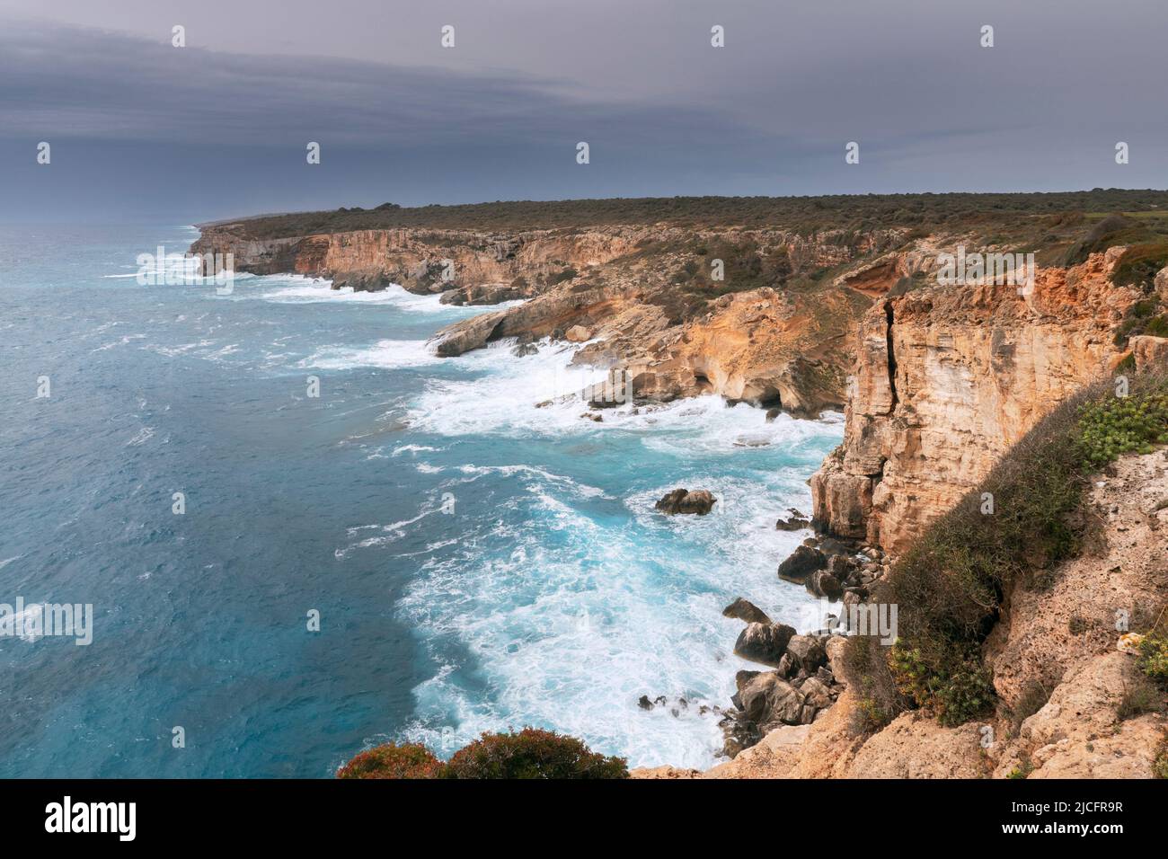 Strong surf on rocky hi-res stock photography and images - Alamy
