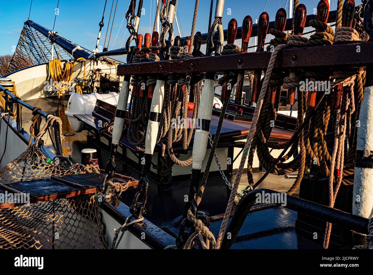 Rigging of a sailor hi-res stock photography and images - Alamy