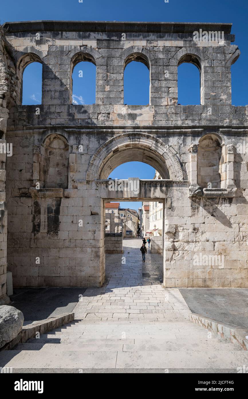 Silver gate hi-res stock photography and images - Alamy