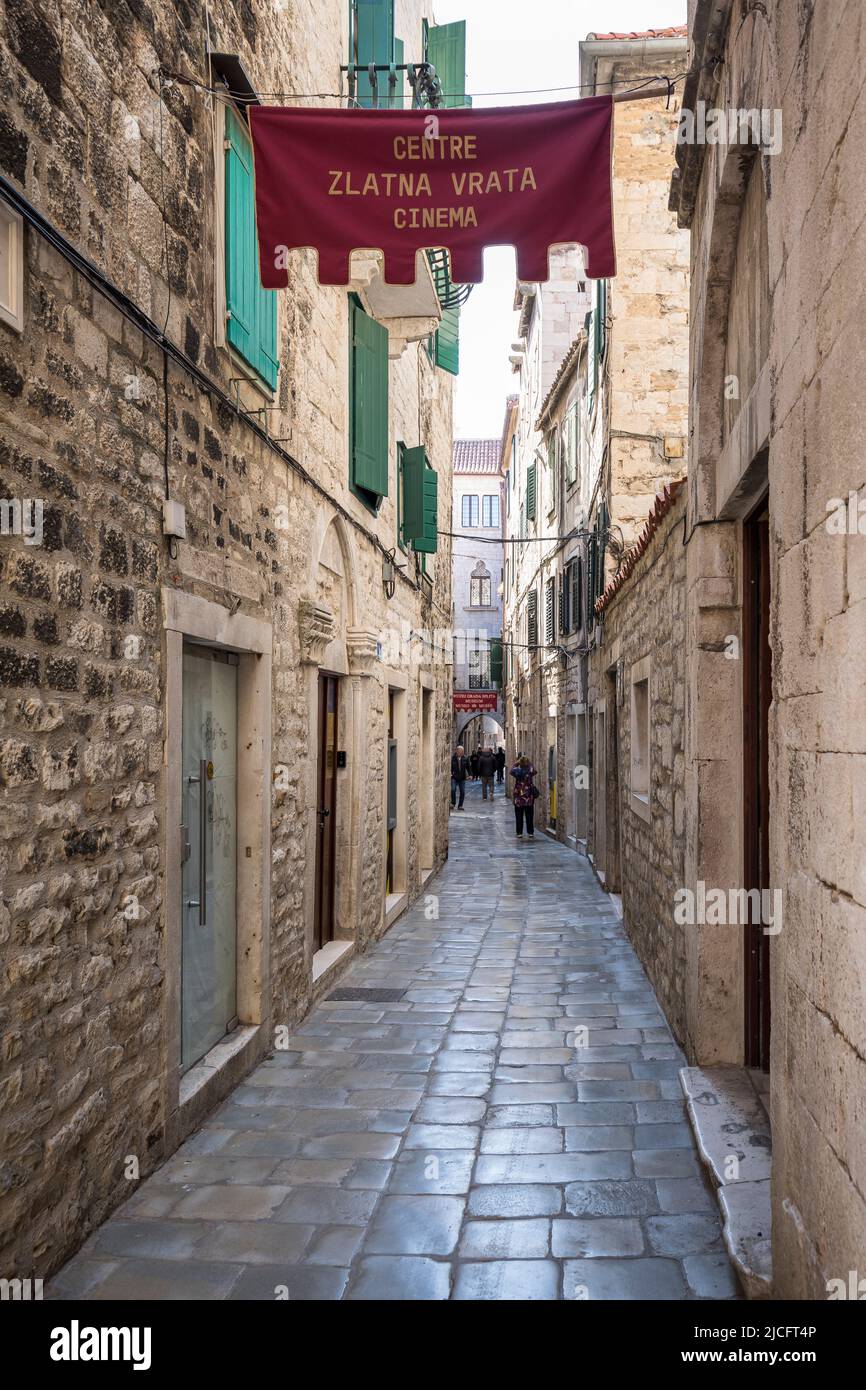 Narrow alley in the old town of Split, Split-Dalmatia County, Dalmatia ...