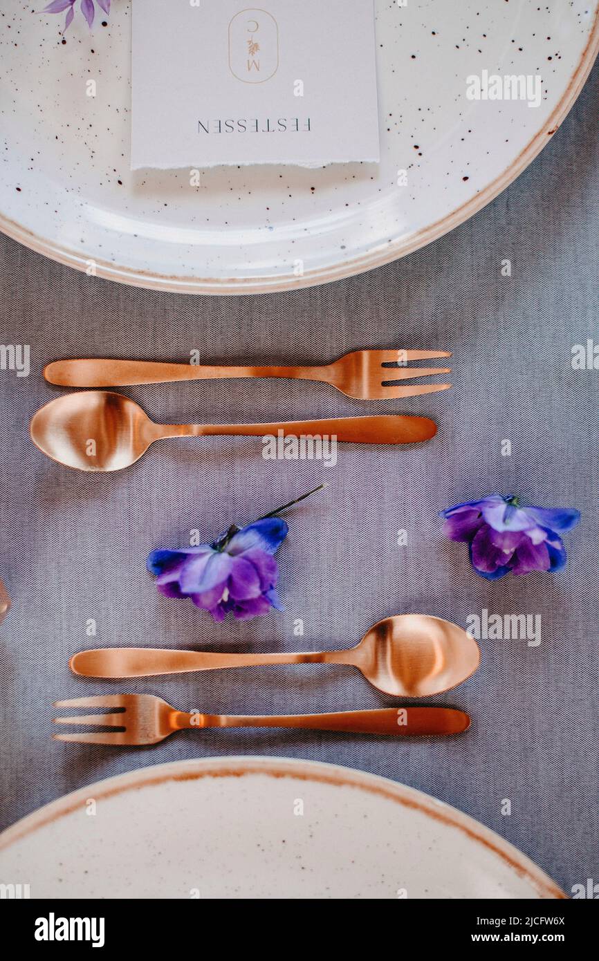 Festively set table with decoration Stock Photo - Alamy