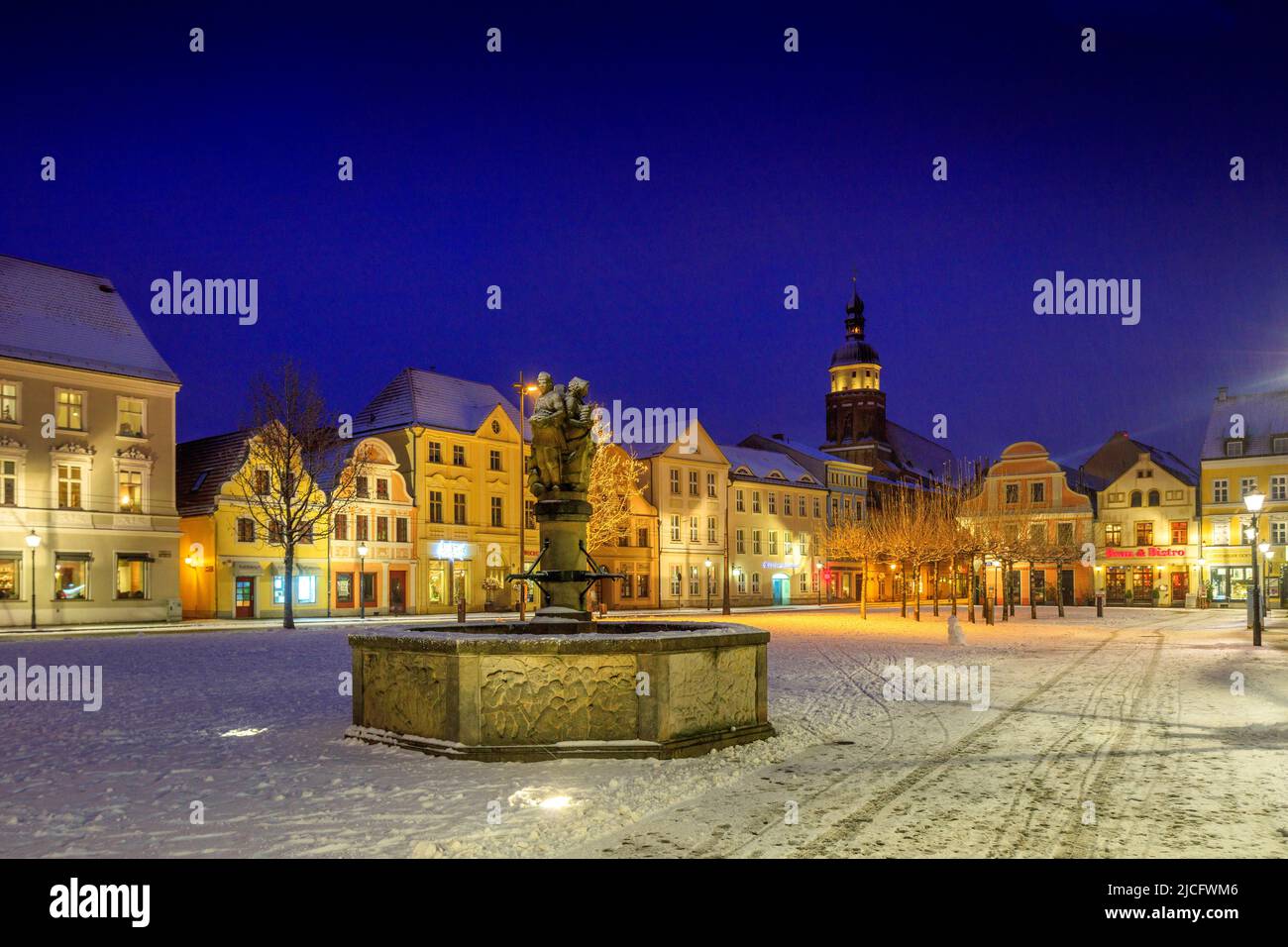Winter mood on the Altmarkt Cottbus: The Cottbus Altmarkt still forms ...