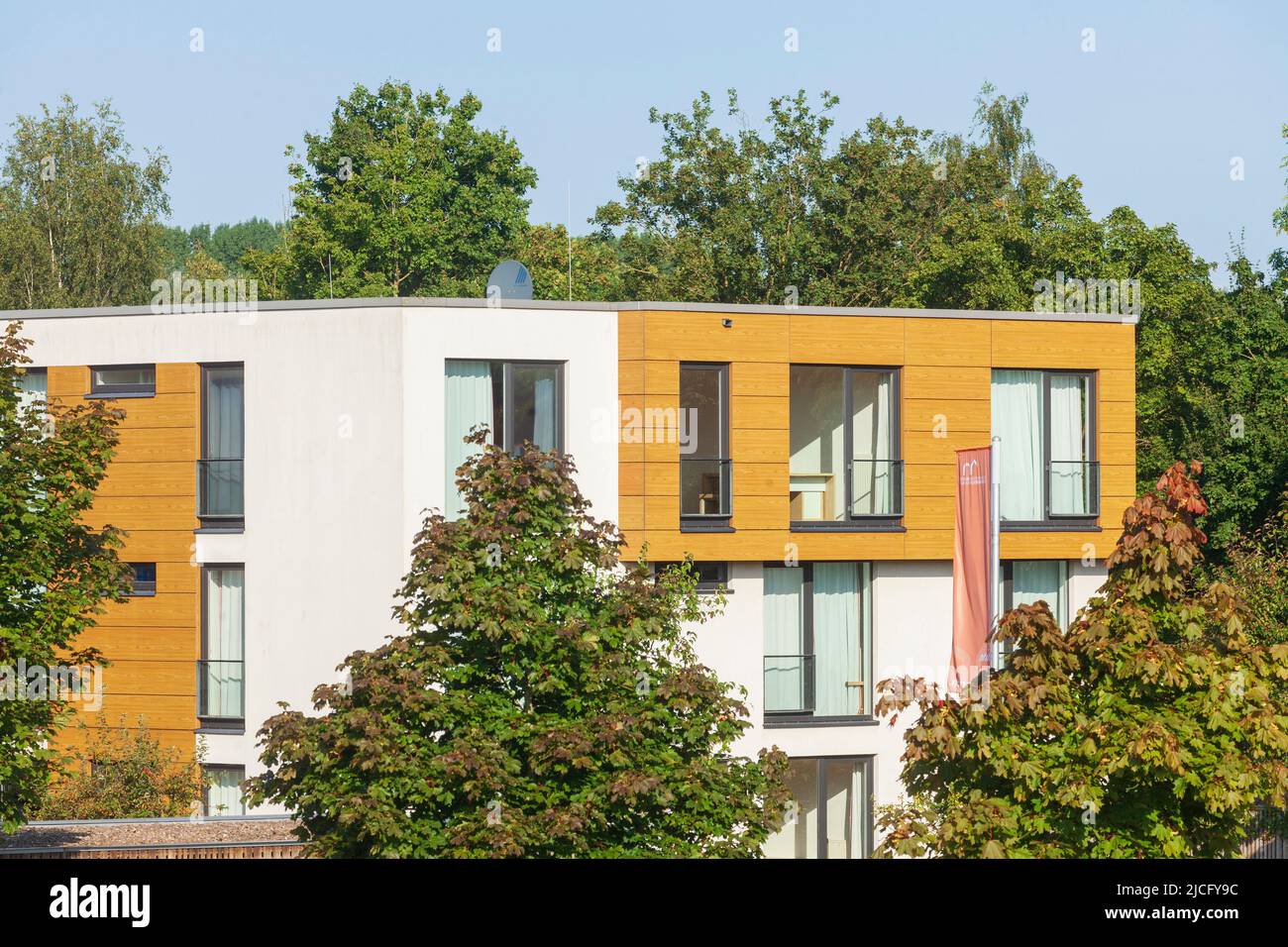 Modern residential building in the countryside, Elsfleth, Wesermarsch ...