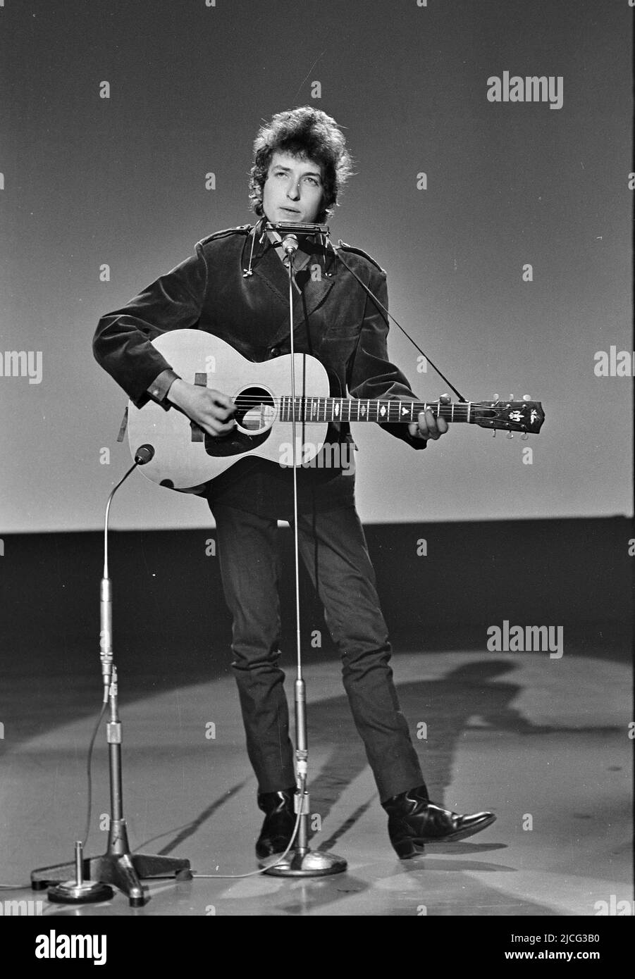 Bob dylan 1965 hi-res stock photography and images - Alamy