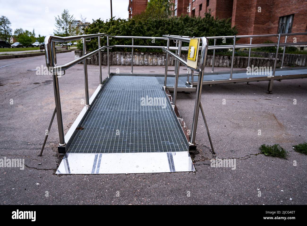 Wheelchair ramp house hi-res stock photography and images - Alamy