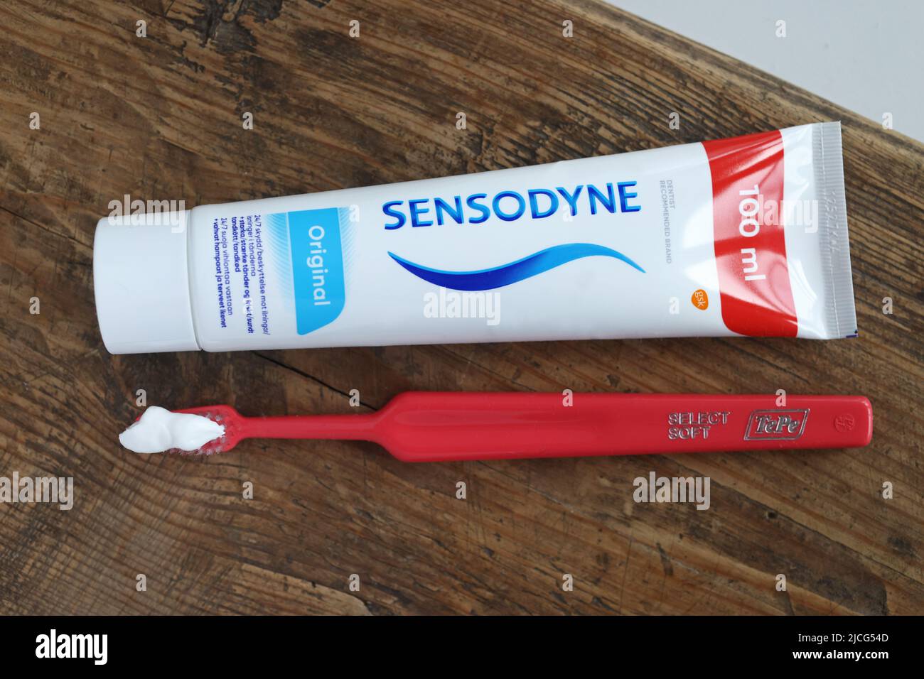 Sensodyne logo hi-res stock photography and images - Alamy