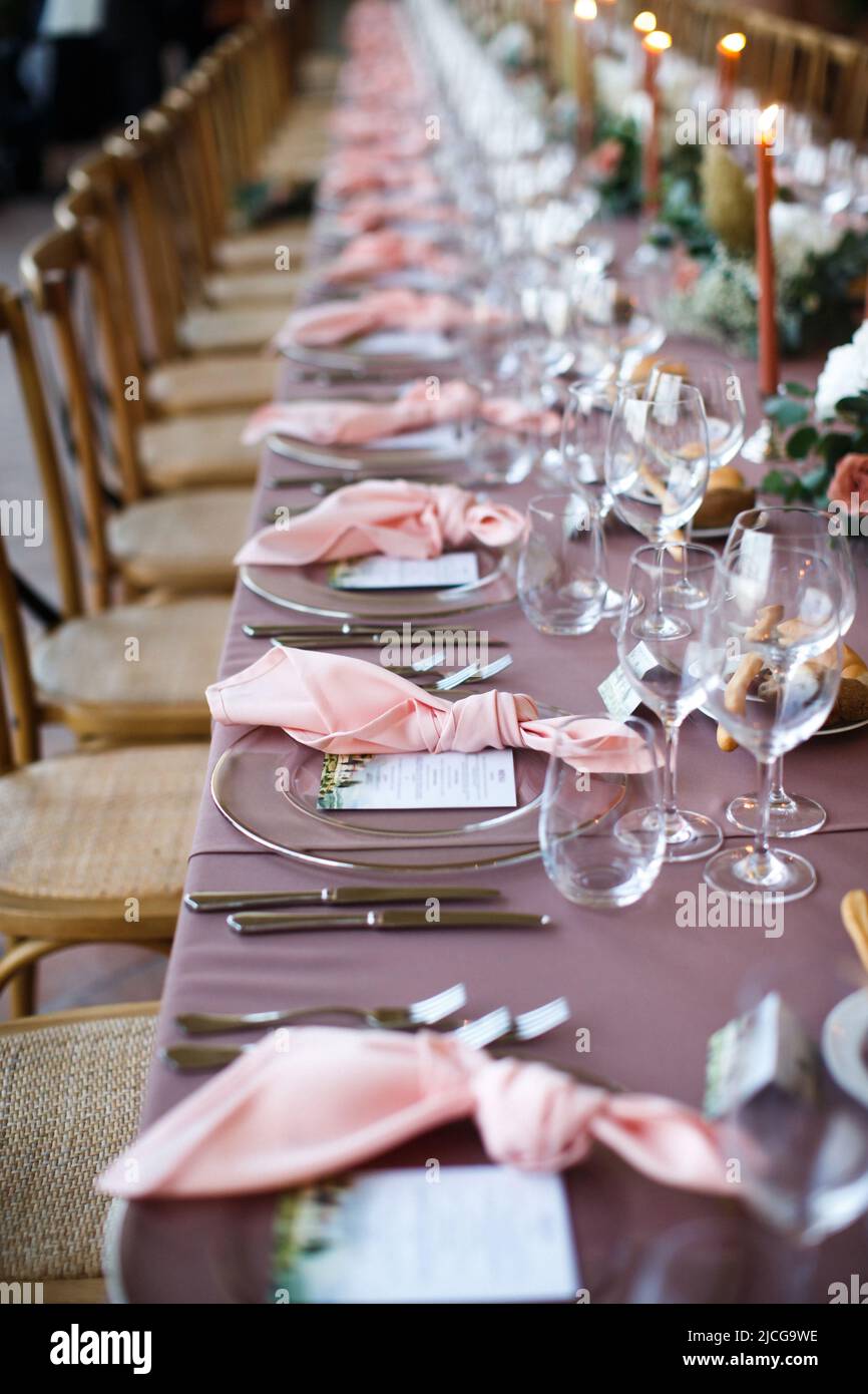 Table set for wedding or another catered event dinner Stock Photo - Alamy
