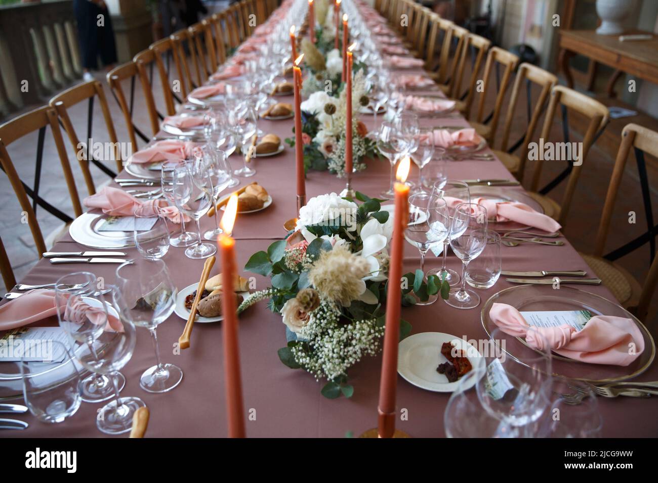 Table set for wedding or another catered event dinner Stock Photo - Alamy