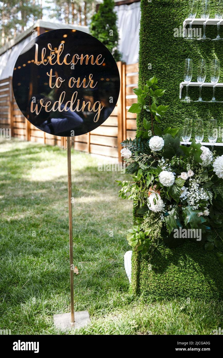 Sign with the inscription at the wedding ceremony Stock Photo - Alamy