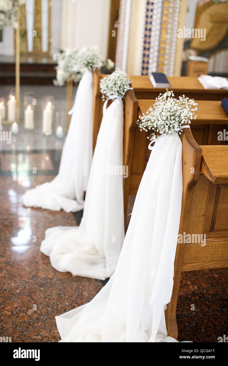 Decorated wedding aisle inside church hi-res stock photography and ...