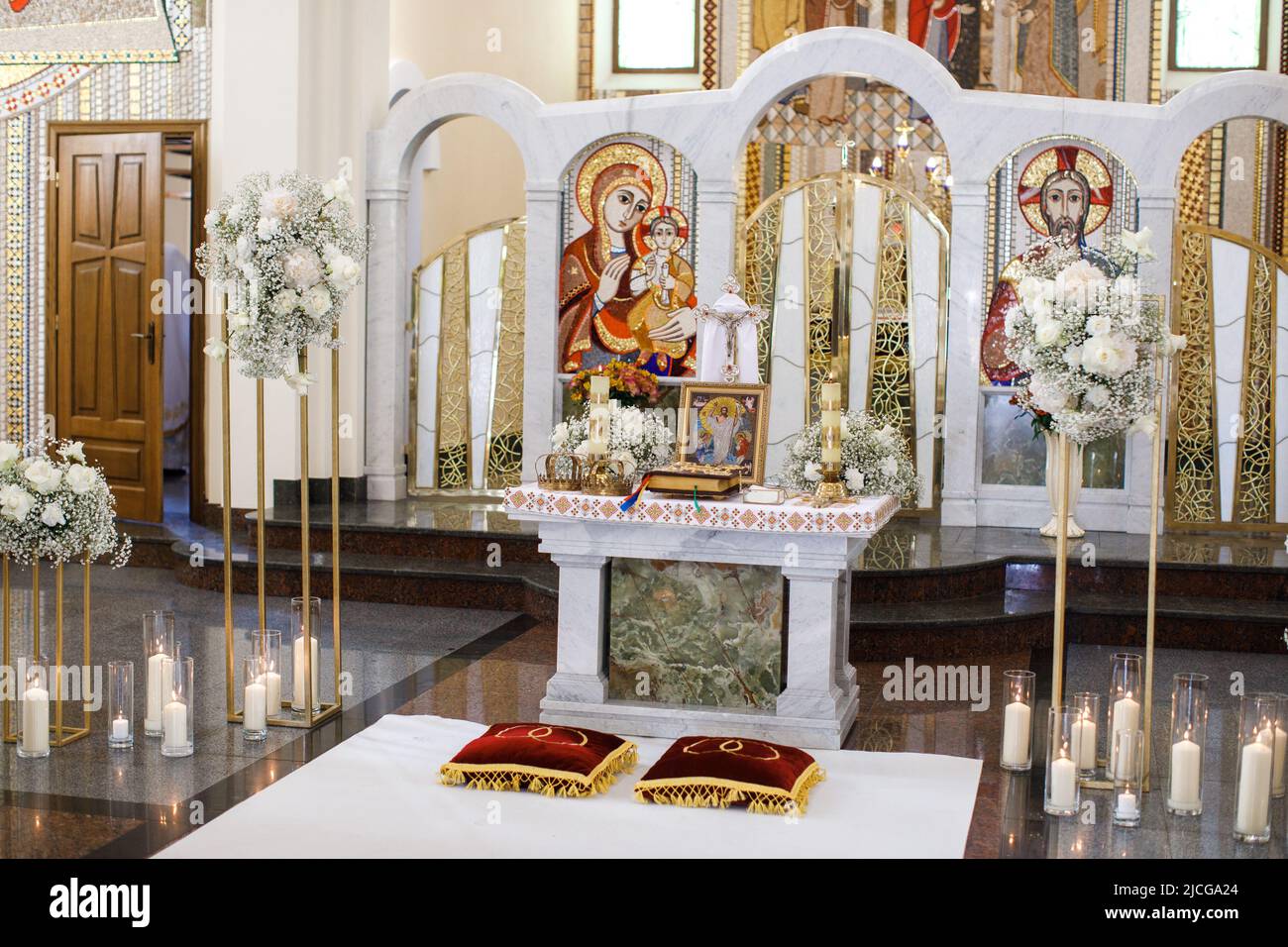 Altar in the church after a wedding ceremony Stock Photo - Alamy