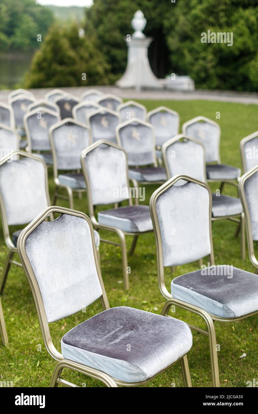 White ceremony chairs wedding detail hi-res stock photography and ...