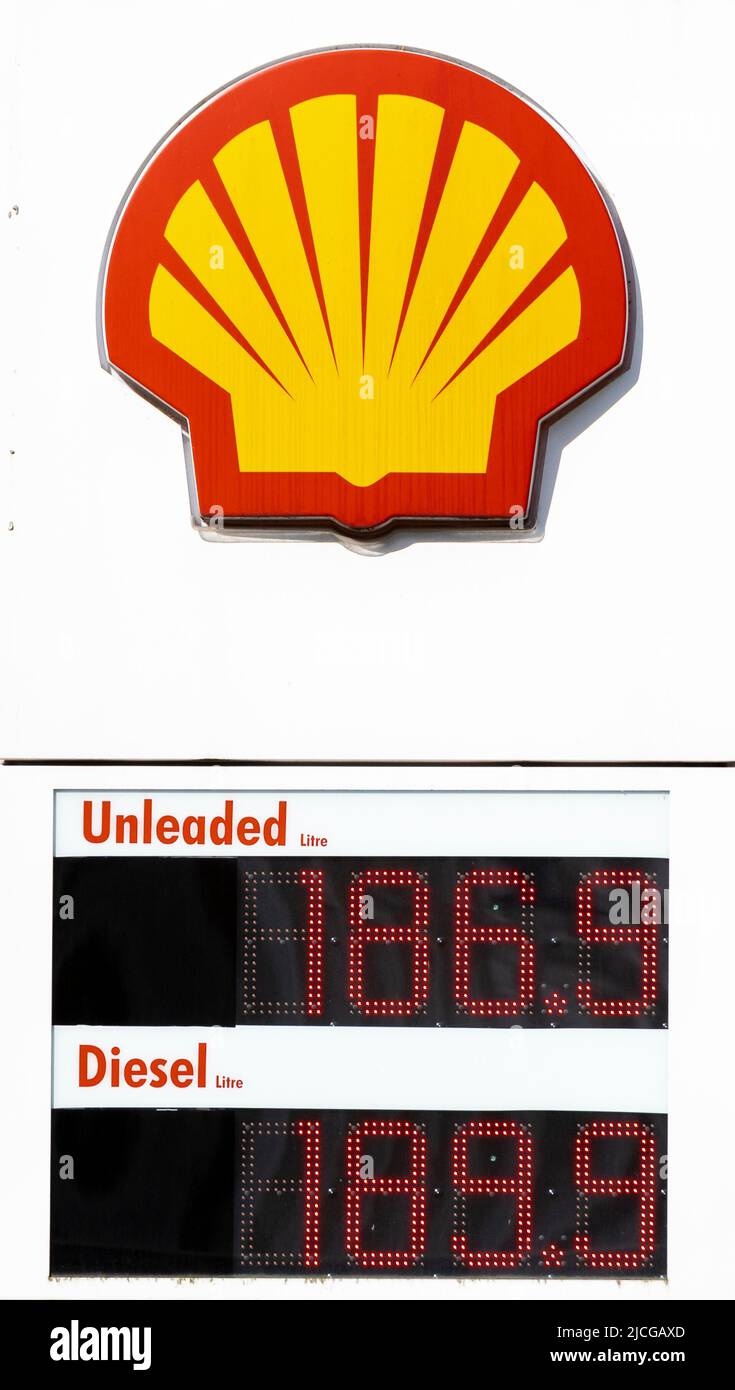 Drivers seen filling their cars at a Shell petrol station at South ...
