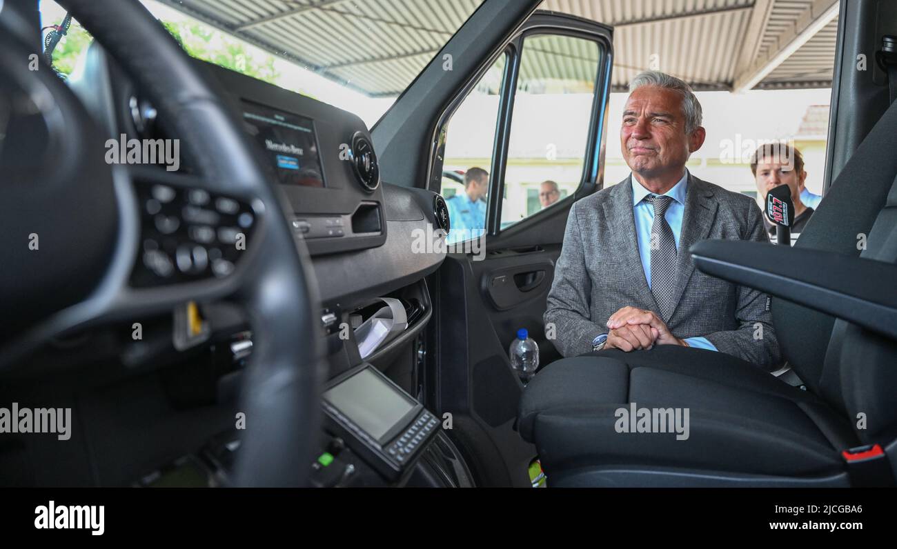 Dashboard cameras hi-res stock photography and images - Alamy