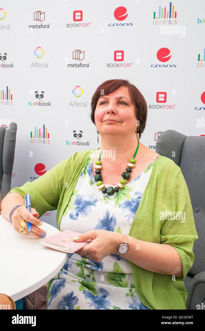 Ceska spisovatelka Veronika Valkova na autogramiade v ramci 27. rocniku ...