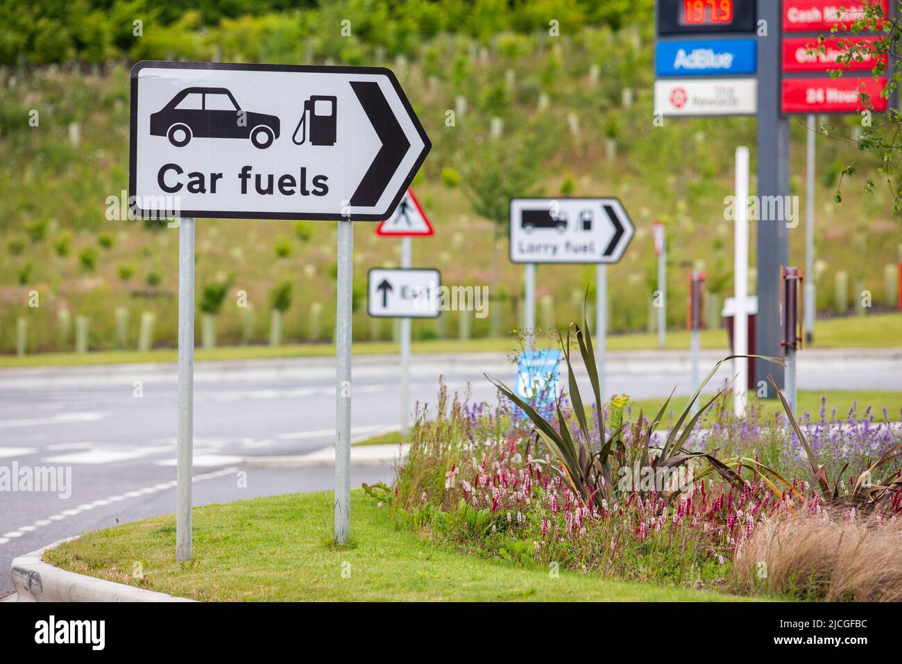 Skelton lake services on the m1 hi-res stock photography and images - Alamy