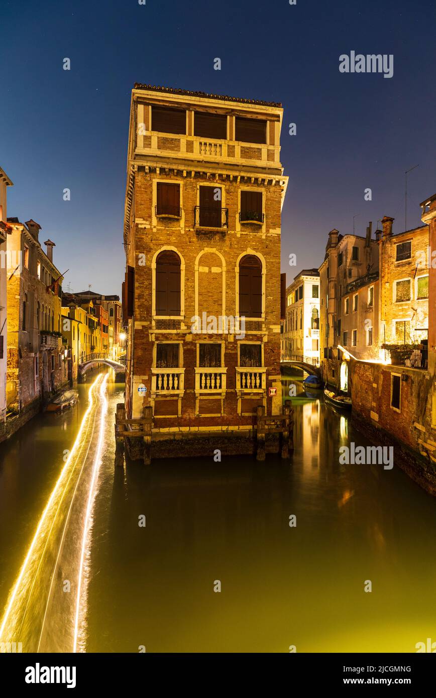 Palazzo tetta hi-res stock photography and images - Alamy