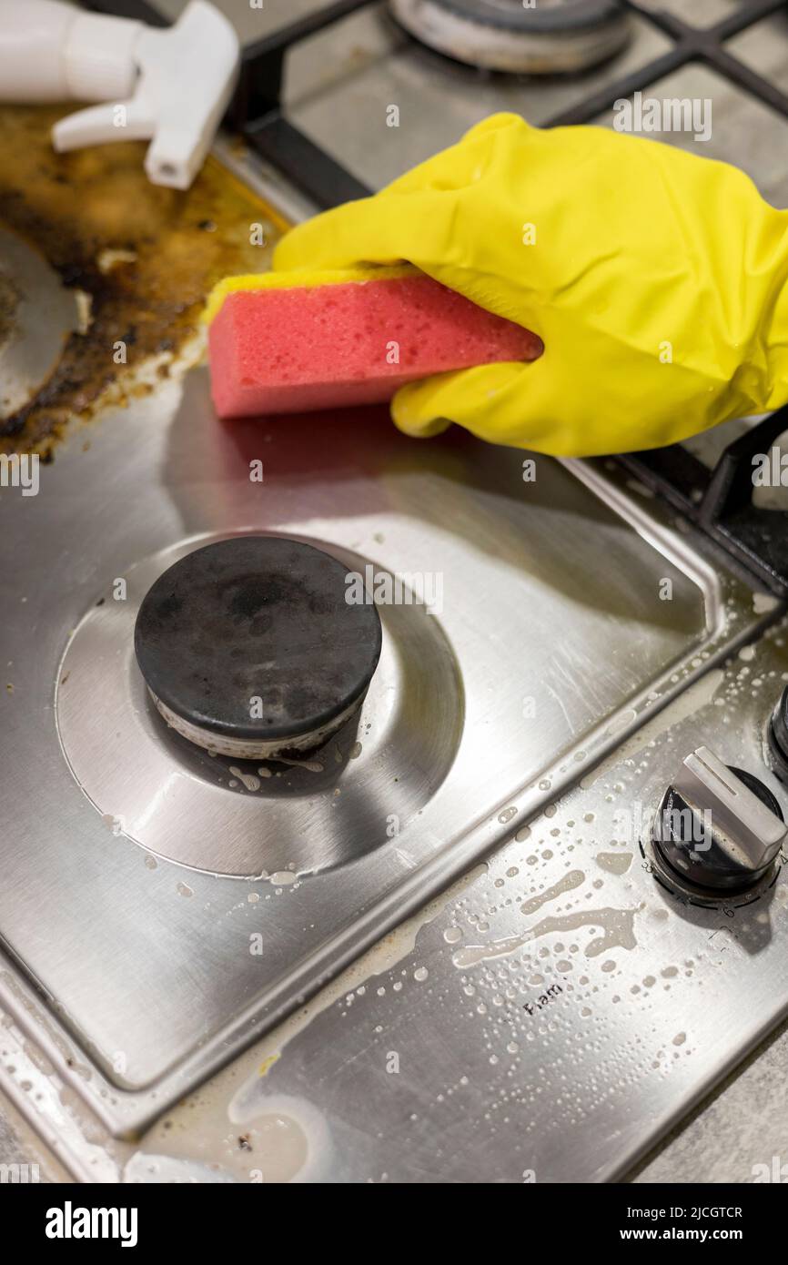 Messy stove hi-res stock photography and images - Alamy